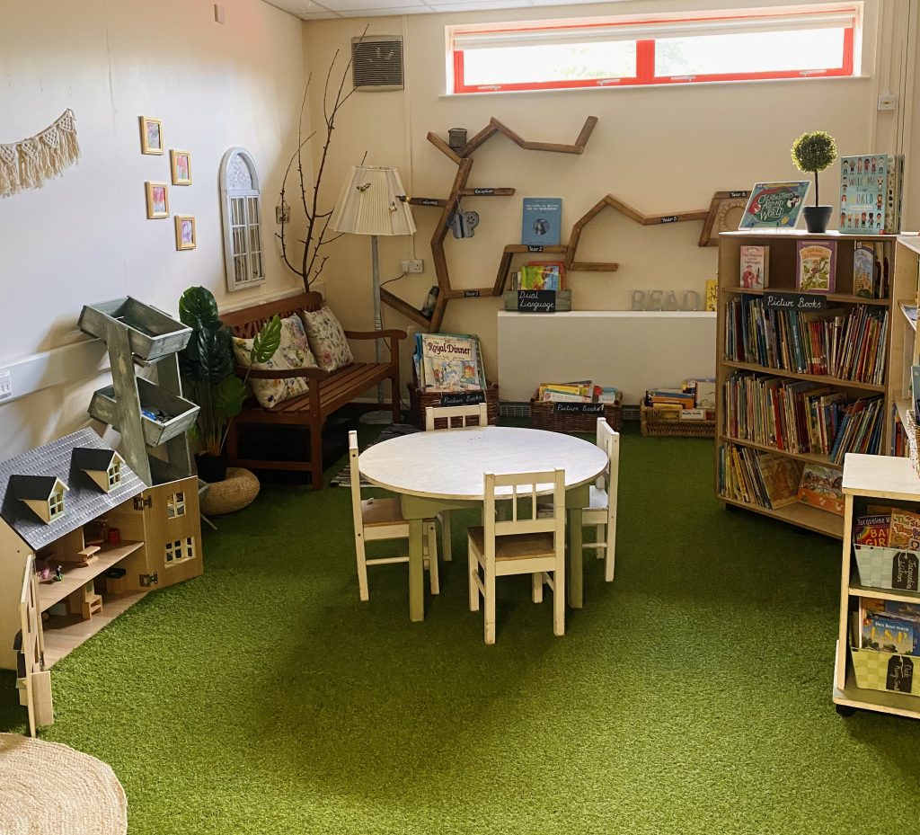 Reading - Grovehouse Primary School : Grovehouse Primary School